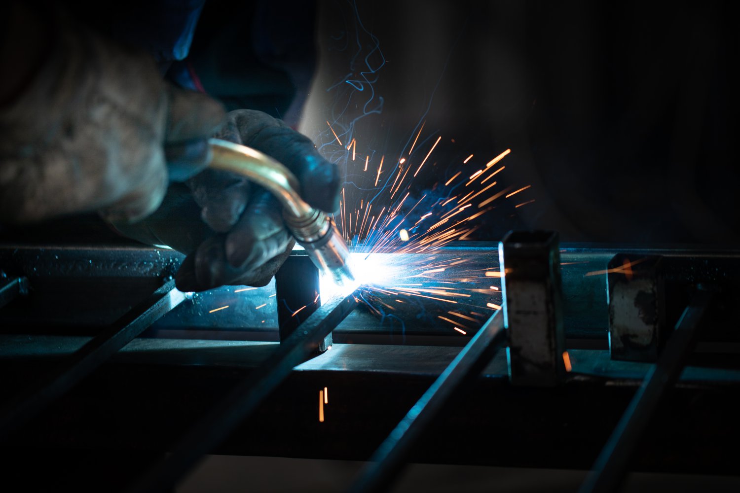 Zavarivanje MIG/MAG, E postupkom i montaža izolacionih panela ...